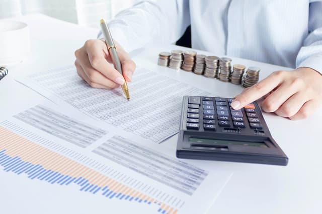 Miscellaneous Expenses: Definition, Deductible Expenses, and Examples