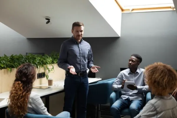 How to Write an Effective Communication Plan: Step-By-Step Guide